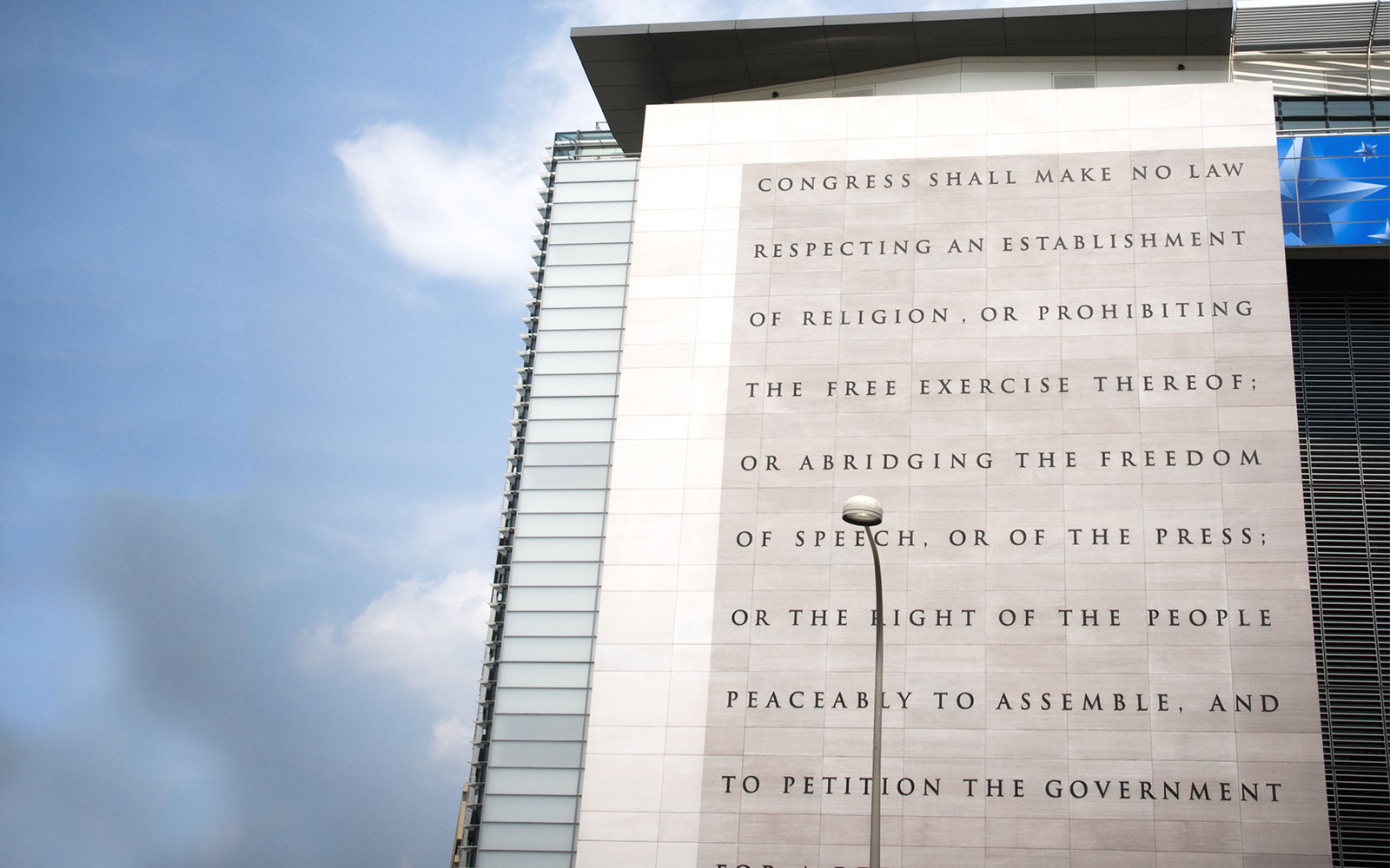 Washington, DC Newseum: Compelling Exhibits, First Hand News & Tours